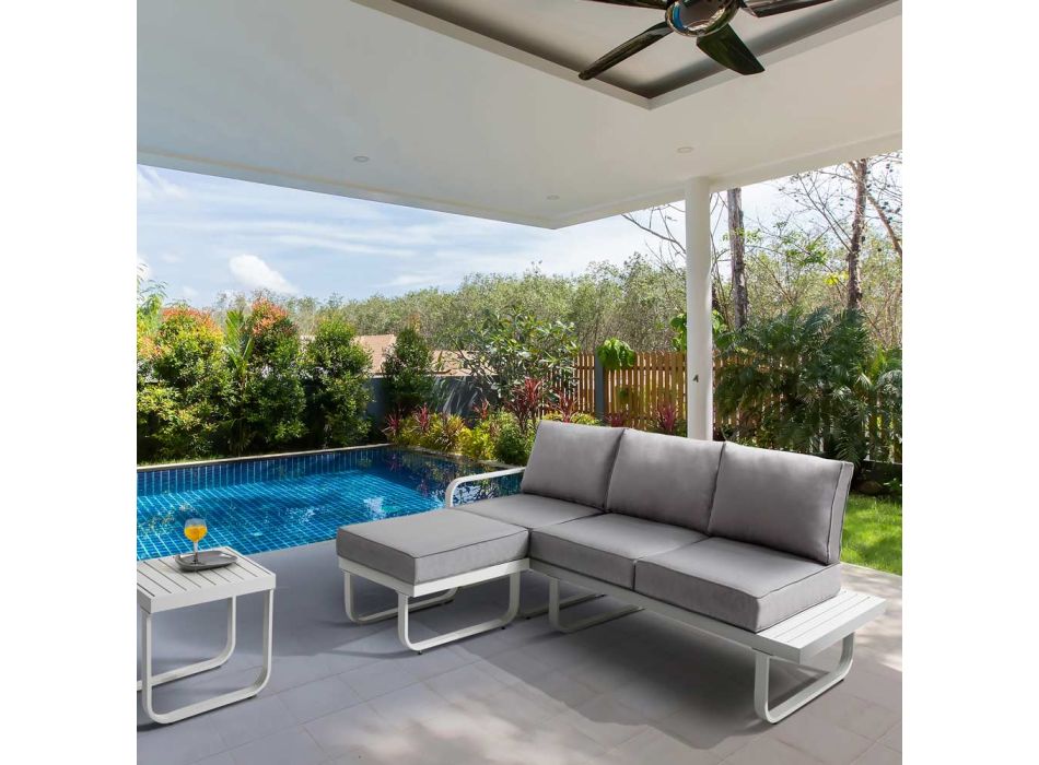 Divan 3 vendësh me pouf I pajisur me 2 mbulesa