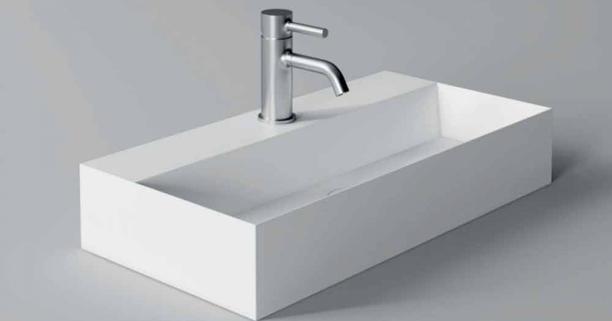 Lavaman tavani ose i varur në mur në qeramikë me përfundime të ndryshme