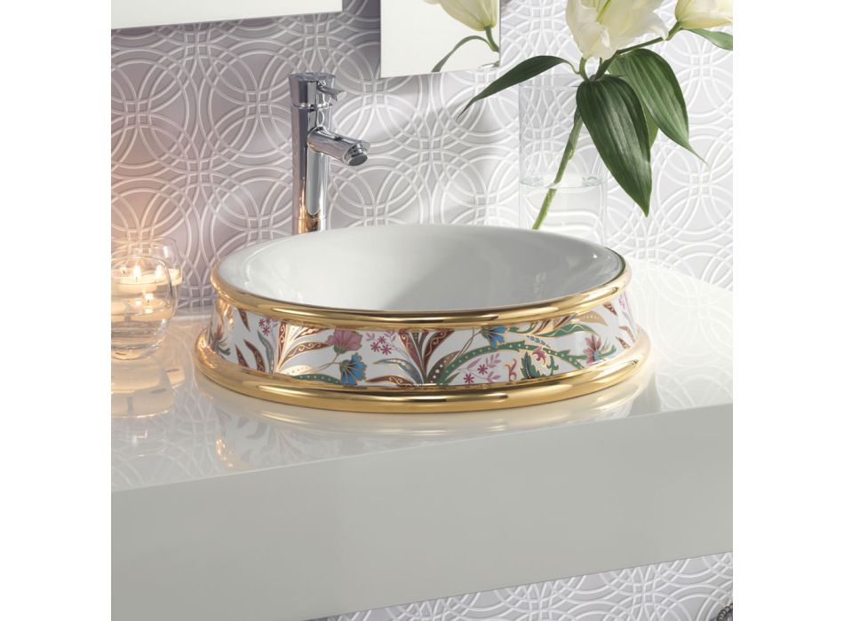 Lavaman gjysëm i zhytur në përfundime të ndryshme në Fire Clay