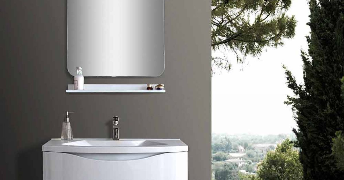 Lavaman për banjë me pasqyrë të pezulluar dhe rafte për dizajn