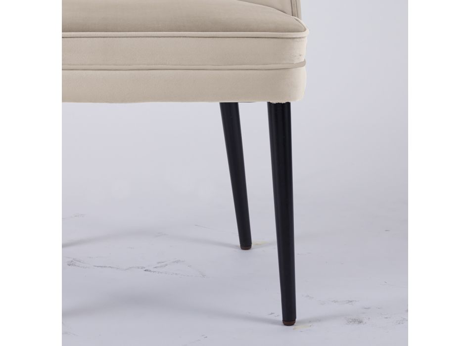 Kolltuku i dhomës së ndenjes në pëlhura të ndryshme me guaskë druri